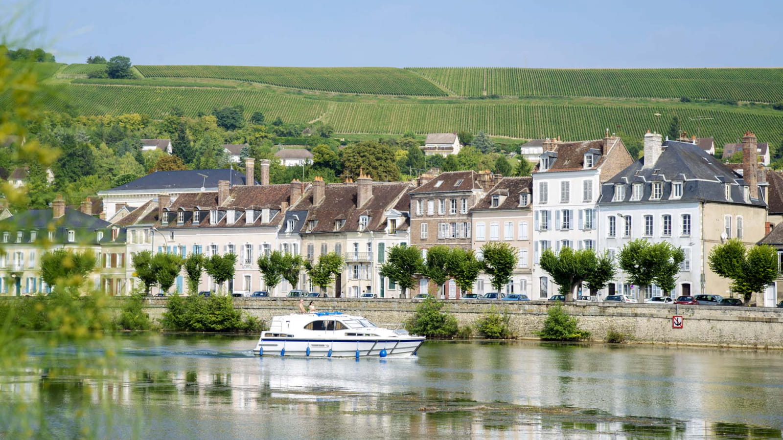 Yonne River: Exploring the Tapestry of History Along the Banks